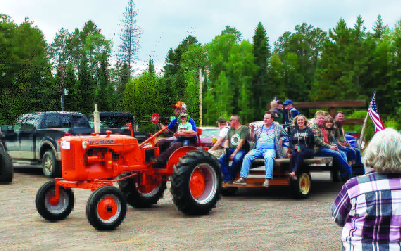 Hugo’s Classic Car Show and Tractor Parade –A Pretty Big Wheel | North ...
